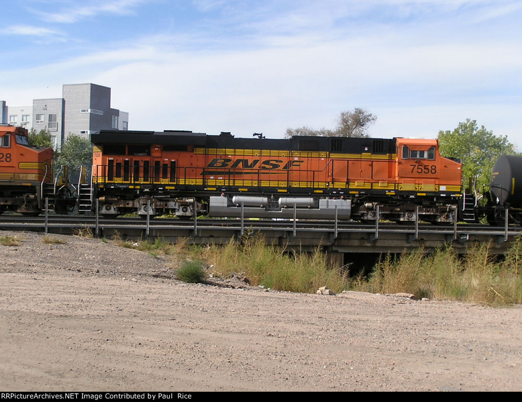 BNSF 7558